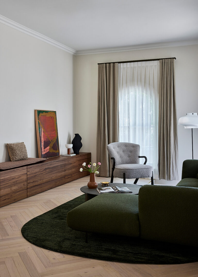 Renny Street • Tom Mark Henry