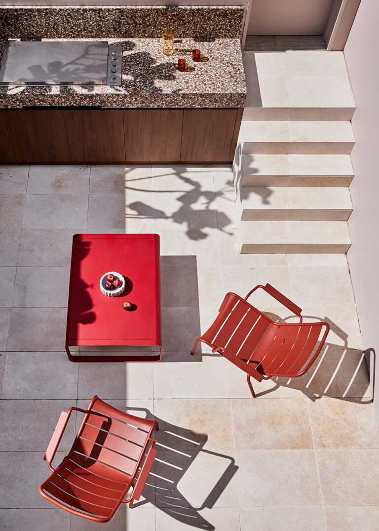 Renny Street • Tom Mark Henry