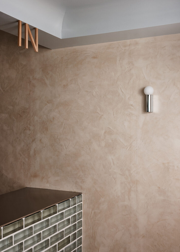 Blooms The Chemist • Tom Mark Henry