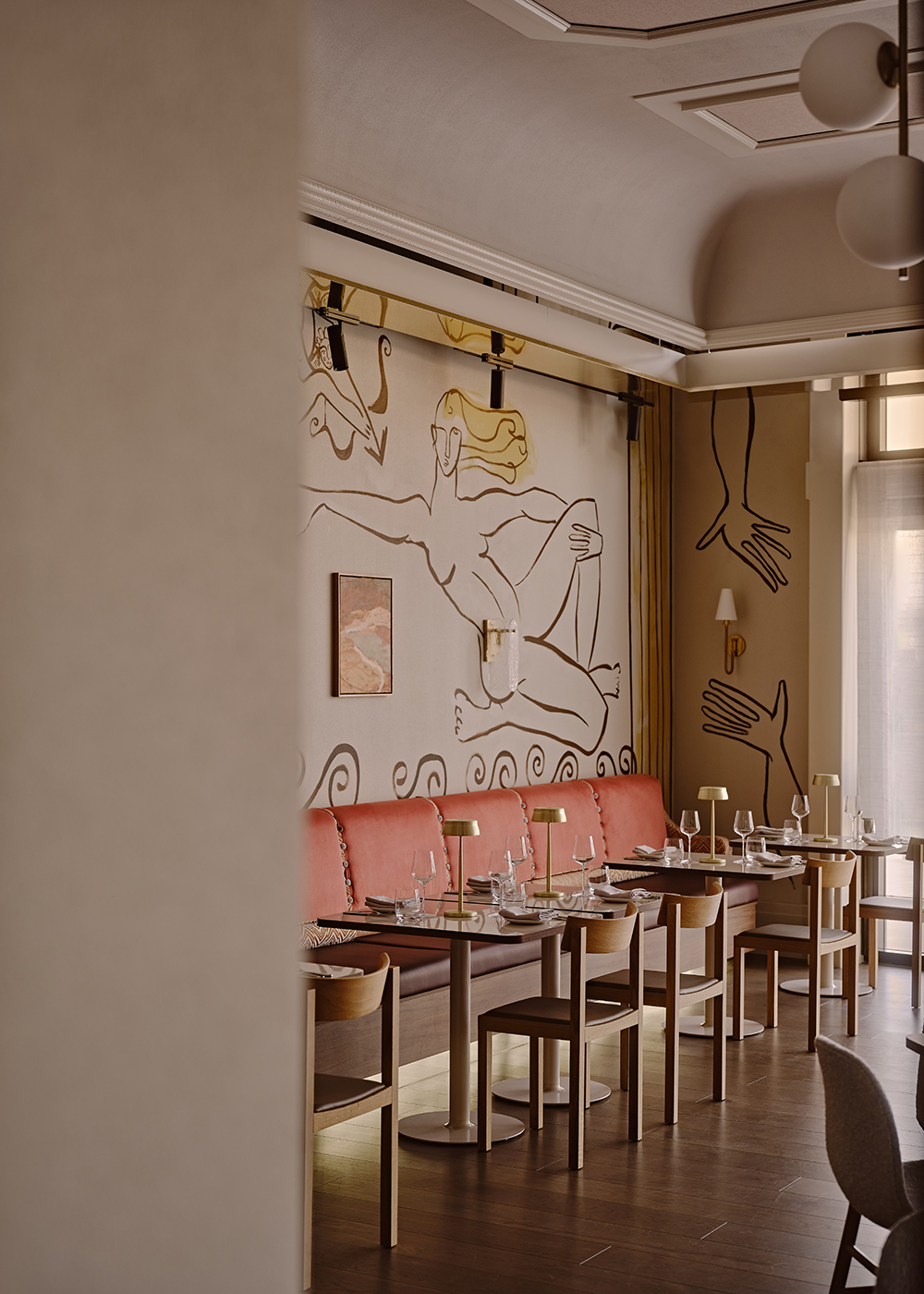 Cucina Regina • Tom Mark Henry